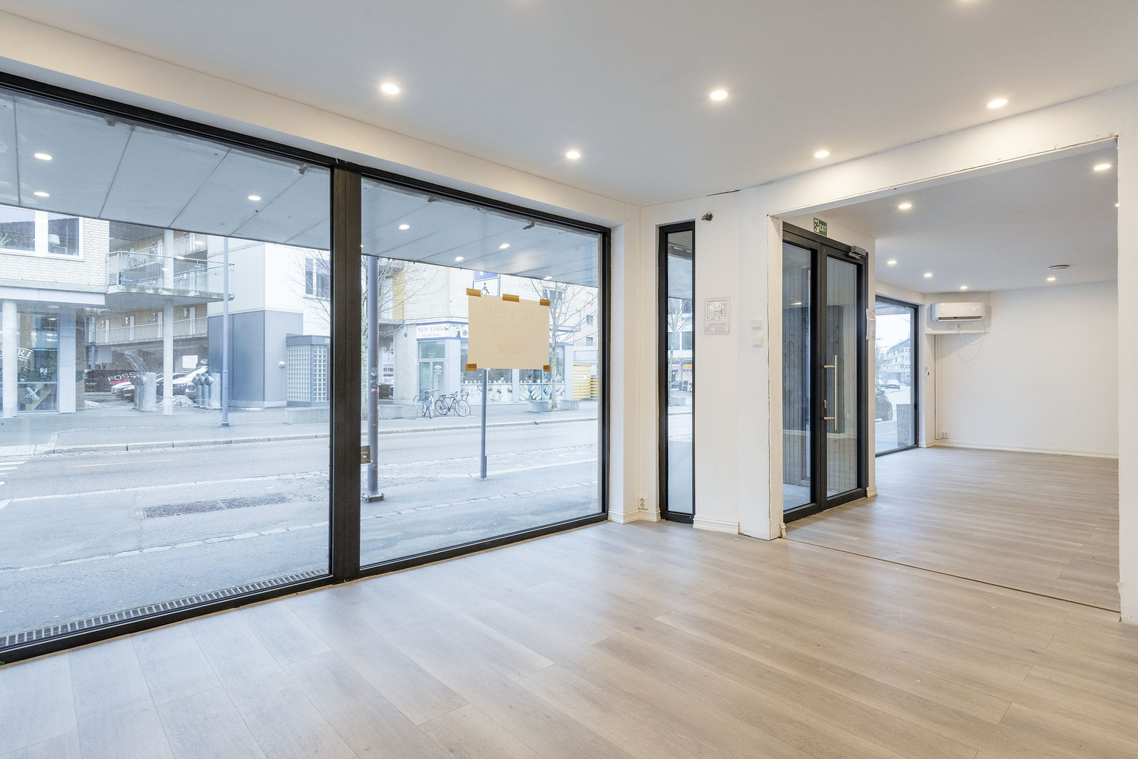Strømmen sentrum: Butikk-/kontorlokale på ca. 180 kvm BTA – Mulighet for fast p-plass – God ...