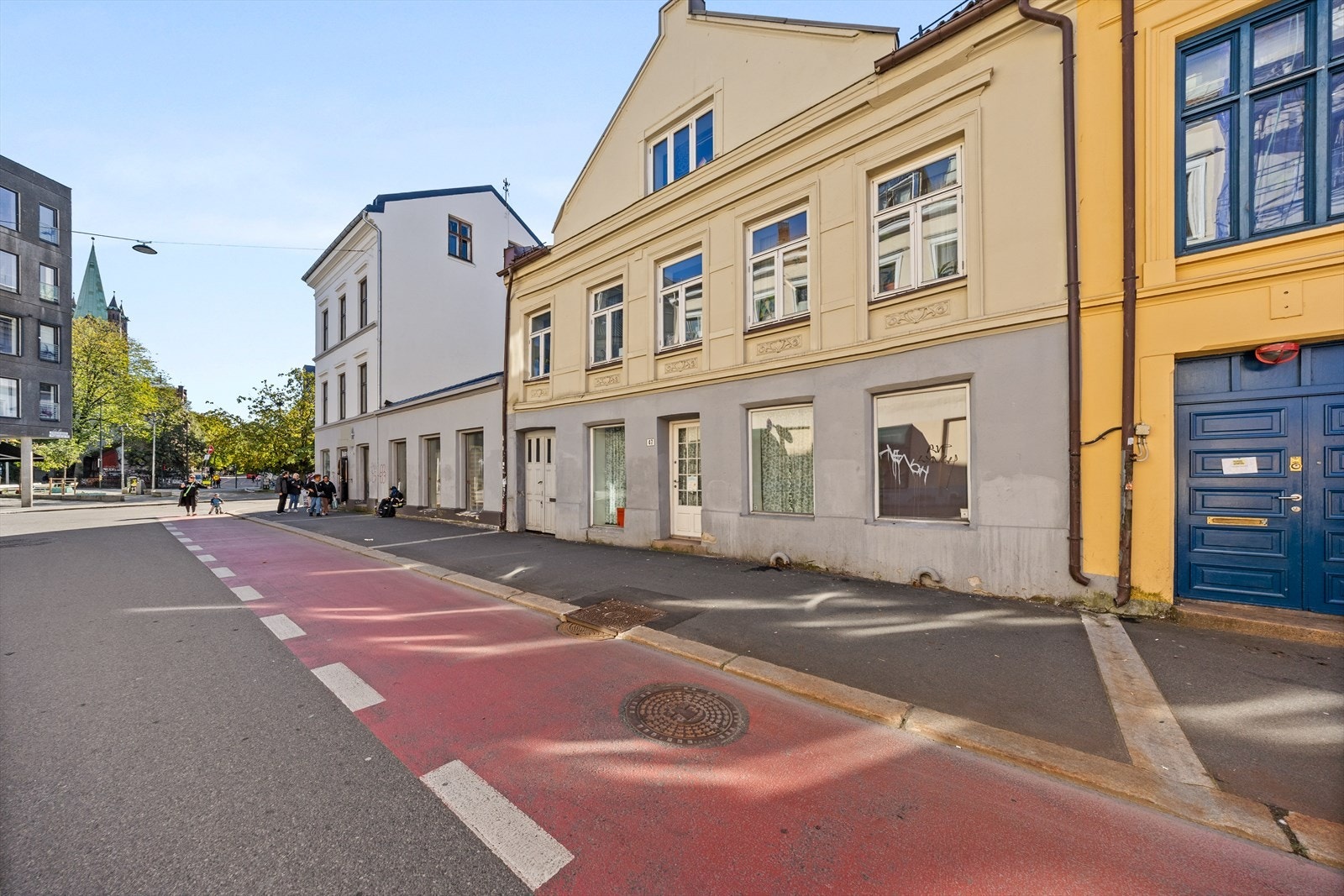 Norbygata 45/47: Sjarmerende bygg til salg. Meget hyggelig og skjermet ...