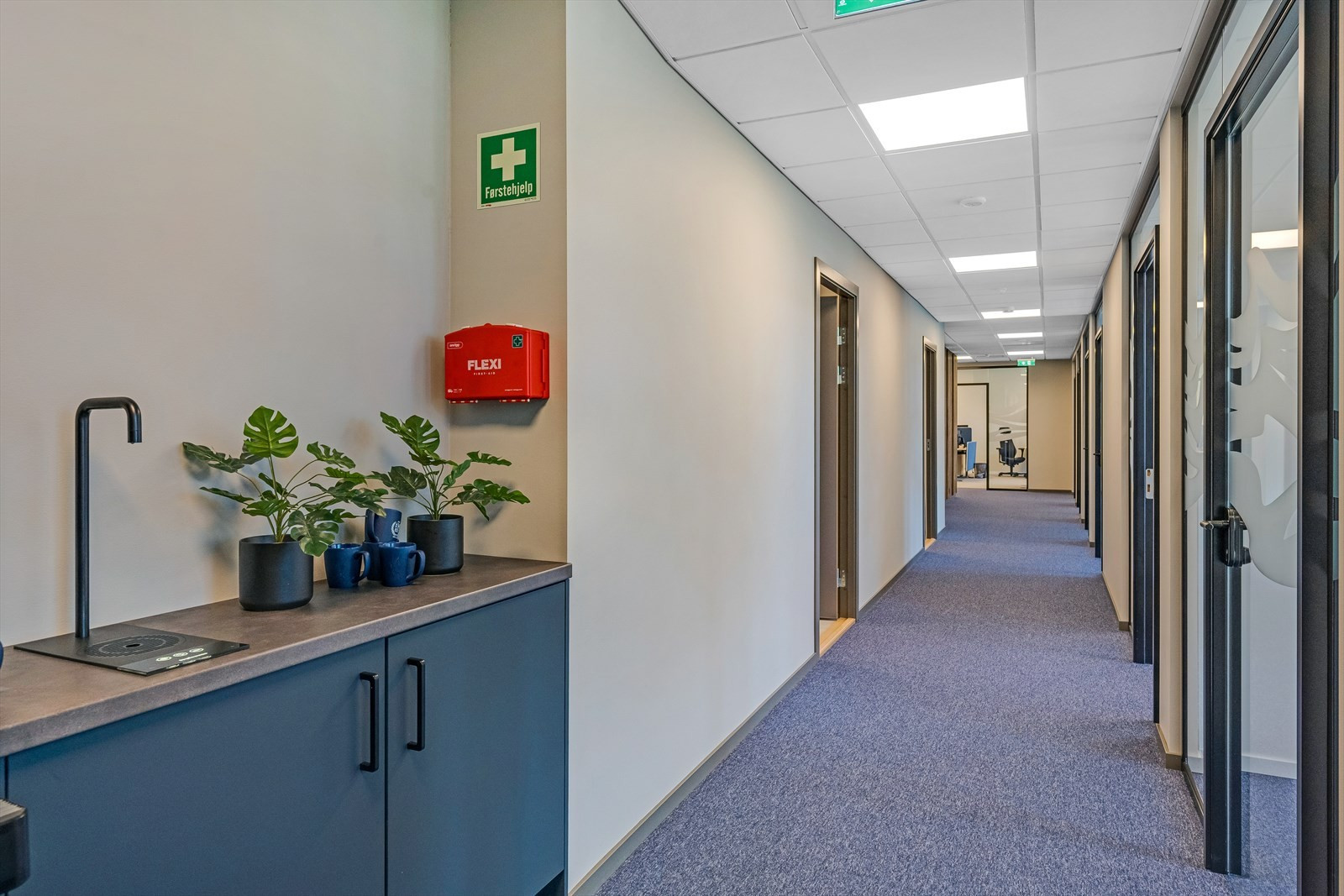 Kombinasjonsbygg med 700 kvm høytlager like ved Flesland Flyplass